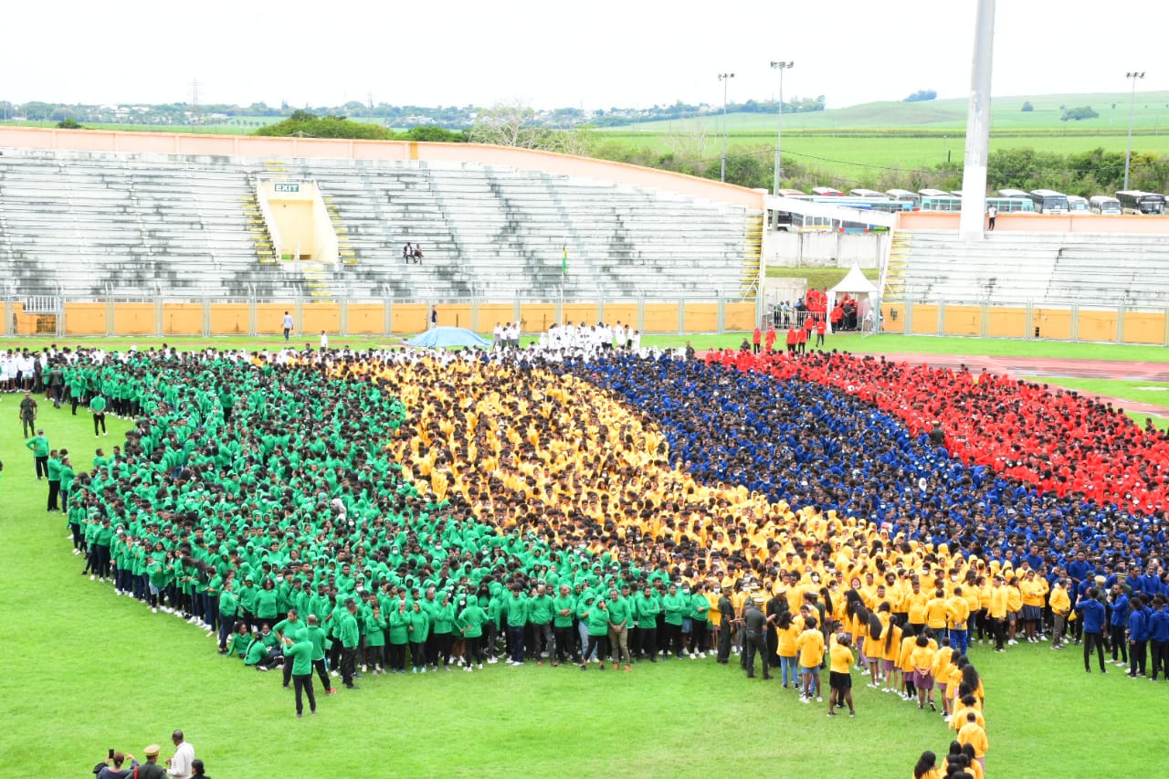 Mauritius sets World Record for 'largest human image of a waving ...