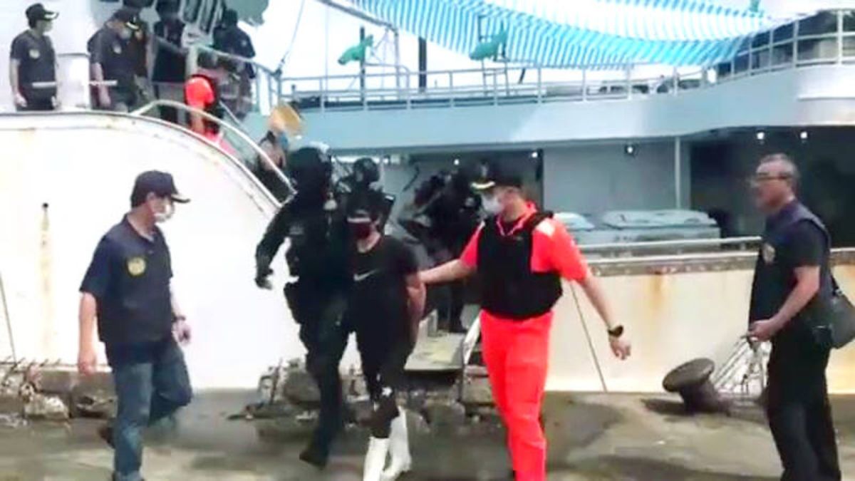 Murder on the high seas: Alleged killer locked in hold for 47 days