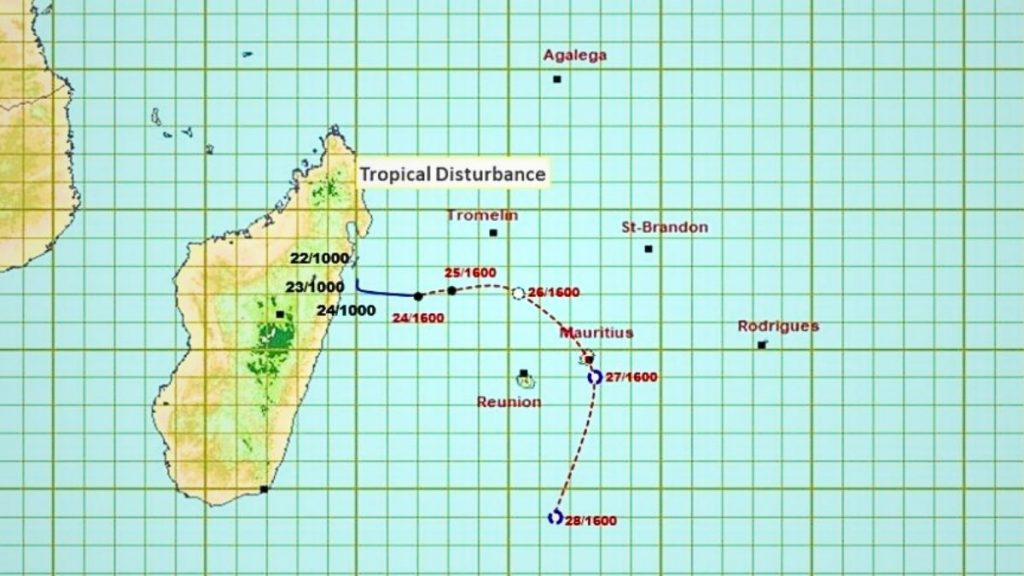 Class 2 Cyclone Warning Issued for Mauritius as Storm Intensifies